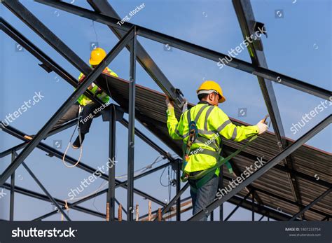 Asian Roof Construction Worker Wear Safety Stock Photo 1807233754 Shutterstock
