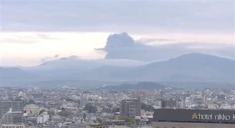 Giappone Paura Per Il Vulcano Aso Esplosioni Oltre I Mille Metri Di