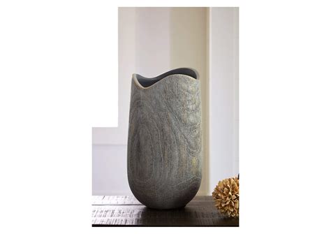Iverly Vase