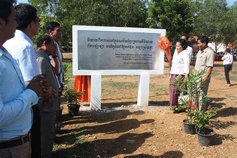 ស្វែងរកថវិកាដើម្បីតម្លើងពាក្យស្លោក តាមសាលារៀន រម្លឹកពីការចងចាំ និងការទប់ស្កាត់