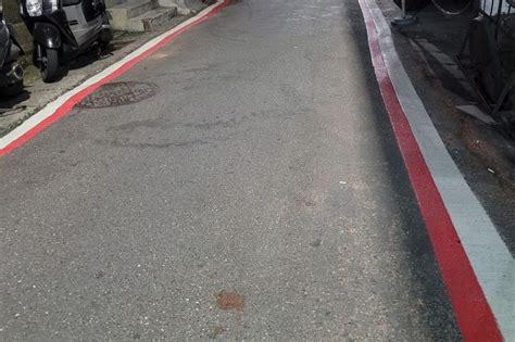 風傳媒 路邊驚見「紅白線」可以停車嗎？內行曝使用規則，停錯小心被開單 【完整新聞報導在留言處】