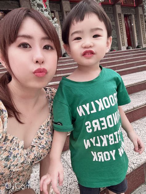 有沒有跟我一樣是 1992年出生的人呢 現在在做什麼 現在的生活 是不是你想要的生活 現在的工作 是不是你所嚮往的 不知道現在的你 是不是你所