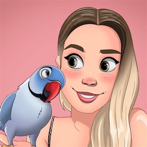 I Wonder What Words He Is Yelling At Me In Parrot Language Hamlet