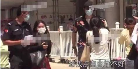 2001年，璩美凤2820秒不雅视频曝光，被刻1000张光碟3小时内售罄 搜狐大视野 搜狐新闻