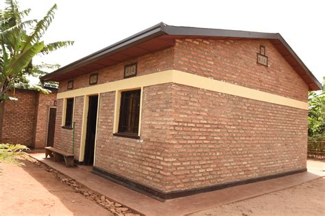 Rwamagana Abarokotse Jenoside 22 Batishoboye Bashyikirijwe Inzu