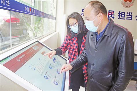 扛起“法律武器” 为弱势群体“代言” ——记“岗位学雷锋示范点”区法律援助中心志愿服务荣昌文明网