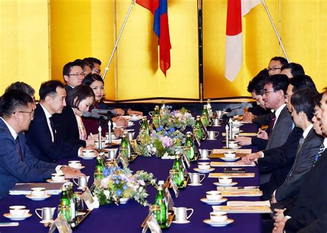 Д Цогтбаатар Японы Гадаад хэргийн сайдтай уулзаж хоёр улсын худалдааг тэнцвэржүүлэх талаар ярилцлаа