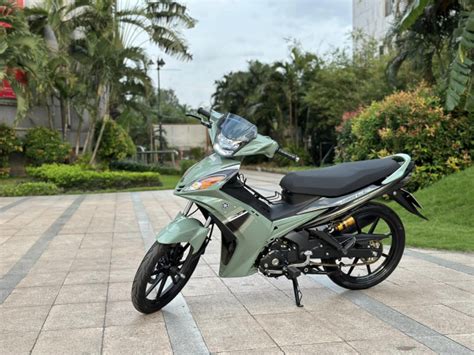 Ex 135 độ Trở Nên Nổi Bật Giữa đám đông Khi Khoác Lên Mình MÀu Da KỊch