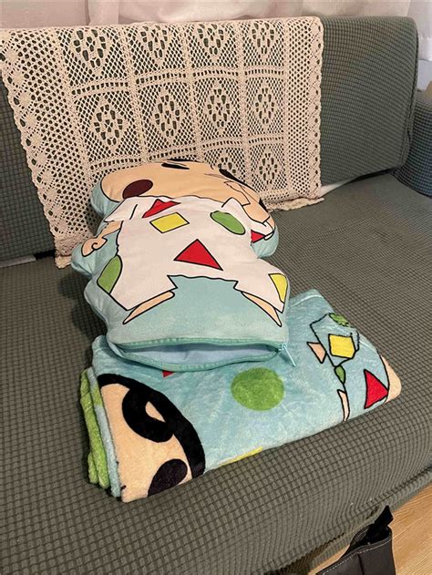 现款蜡笔小新表情包抱枕毯靠垫动漫周边儿童睡觉抱枕毯子 阿里巴巴