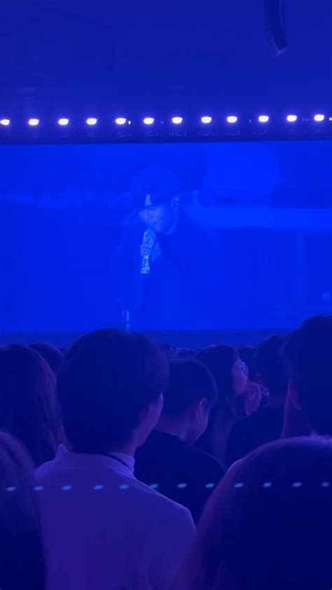 20241205 首場嘉年華演唱會分享 1開車微塞、停車場隨停隨有位（可能因為平日） 21800進場完全不用排隊，掃門票qr 只花兩