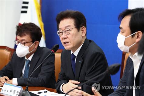 언론자유 언론인 간담회에서 발언하는 이재명 대표 연합뉴스