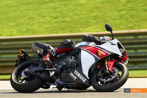 2012 Yamaha Yzf R1 Wallpaper