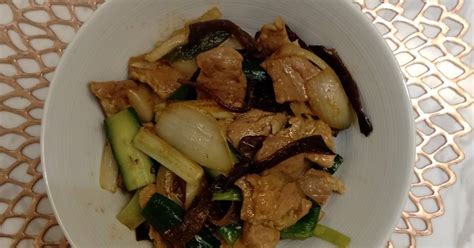 蔥爆小黃瓜炒肉片 食譜與作法 By Sophie廚坊 Cookpad
