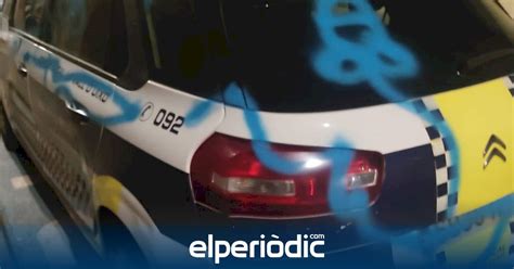 Detienen A Un Hombre Por Pintadas En Un Coche De La Policía Local De La