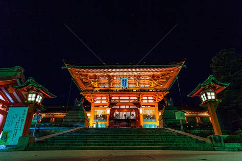 日本京都福建稻荷神社大门夜景高清图片下载 正版图片500999023 摄图网