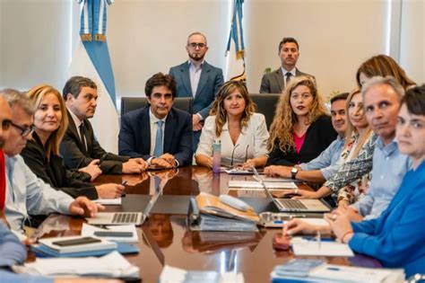 Gremios Docentes Y El Gobierno Retoman La Negociación Salarial Udap