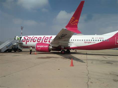 Delhi Dubai Spicejet Flight Makes Emergency Landing In Karachi