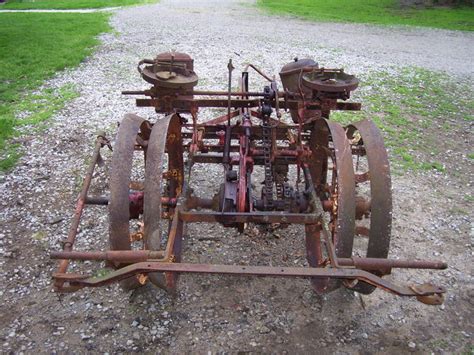 Ihc Two Row Planter Yesterdays Tractors Forums