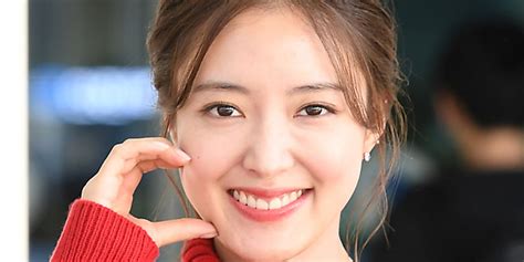 【photo】イ・セヨン、グラビア撮影のためフランスへ出国セクシーな肩だしファッション（動画あり） Kstyle