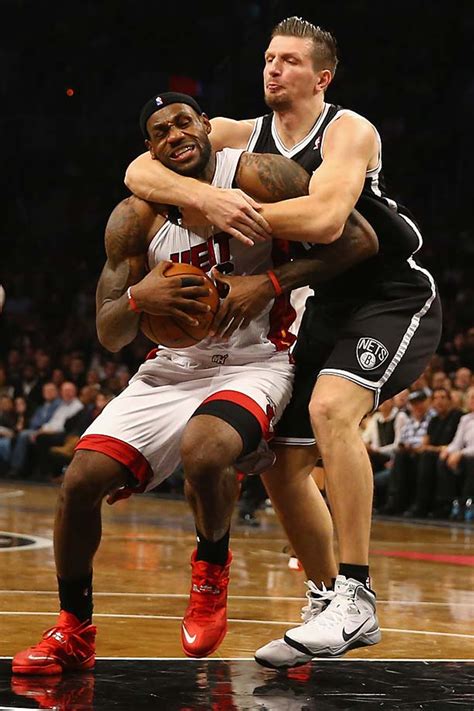 「篮球之神」乔丹当年是怎么被针对的？这 6 张图让你体验到 90 年代 Nba 的「恐怖防守」 离婚百科