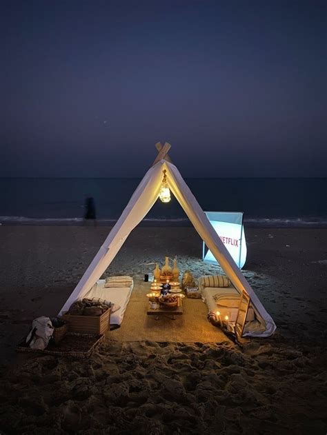خيمة في اجواء البحر In 2024 Romantic Picnics Romantic Beach Beach