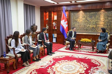 សម្តេចរដ្ឋសភាធិបតី ឃួន សុដារី ស្វាគមន៍ការបើកសាកលវិទ្យាល័យរបស់ប្រទេសអង់គ្លេស នៅរាជធានីភ្នំពេញ