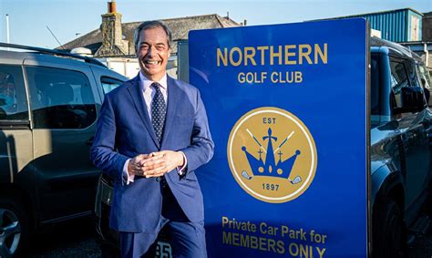 Nigel Farage Hosts Gb News Show At Aberdeen Golf Clubhouse