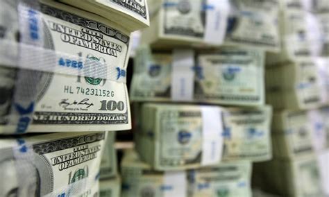 Dólar Sobe 11 Com Voto De Gilmar Mendes E Fecha A R 351 Bolsa Cai