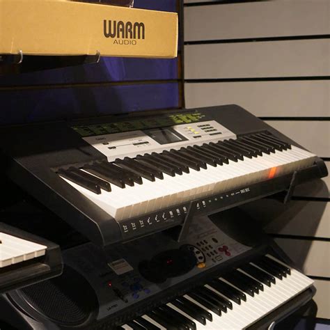 Casio Lk 135 61key Portable Light Up Keyboard Used