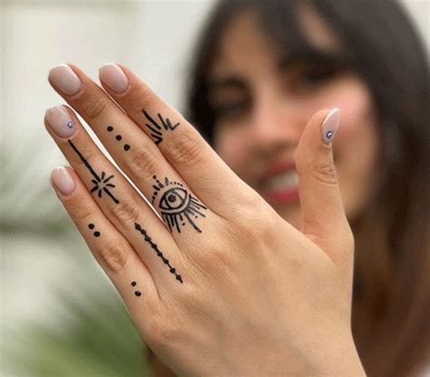 مدل حنا روی دست با طرح های ساده و زیبا مُچُم