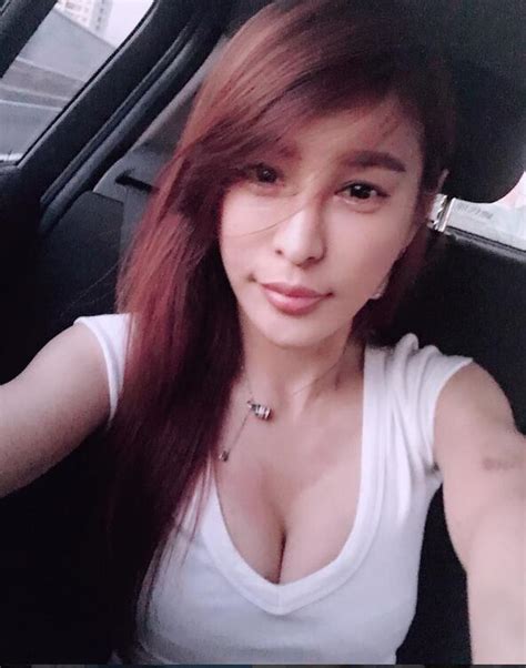 對座正妹露出完美深溝超可口 沒想到一抬起頭竟美到驚為天人 美女图片 妈妈宝宝网