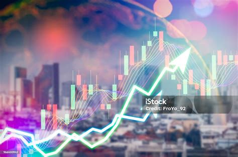 응용 프로그램 인터페이스 보여주는 추상 흐린된 사진 위에 무역 그래프 투자 선물 시장의 비즈니스 그래프와 무역 모니터 주식 통화 거래입니다 주식 브로커 도구입니다 개념에