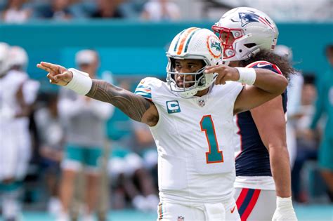 Top 10 Nfl Quarterbacks By Time To Throw In 2023