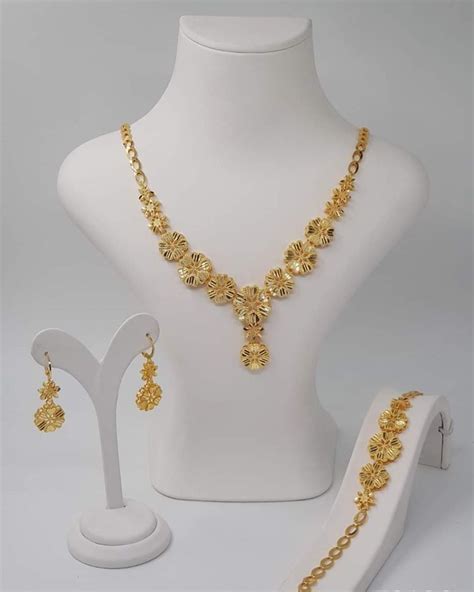 Pin By Brikhna Ahmadzai On Necklaces Unique Gold Jewelry Designs