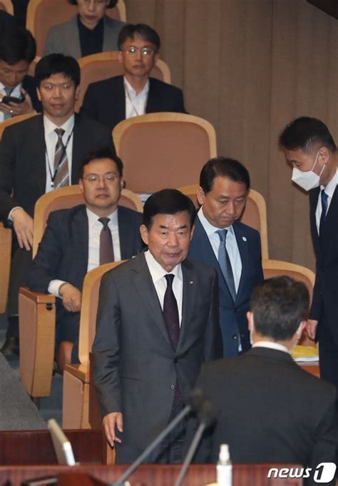 대정부질문 입장하는 김진표 국회의장 네이트 뉴스