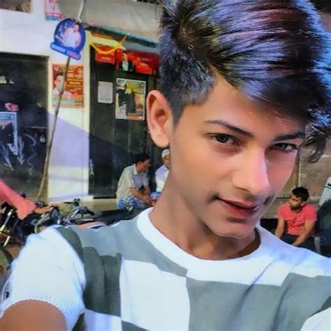 Suhail Ansari Suhail Pop 189 • Threads Say More