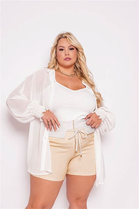 SHORTS PLUS SIZE LUREX DOURADO MALINHA PLUS SIZE