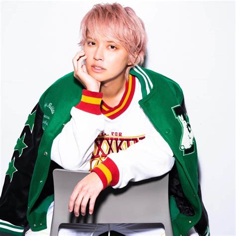 手越祐也さんのインスタグラム写真 手越祐也instagram「ここ3日連続でゴルフクラブ握ってるなー。 でもスコアがぐんぐん上がるわけ