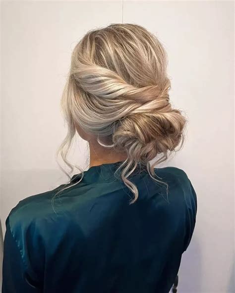 17 Stunning Prom Hairstyles For Medium Length Hair 2025