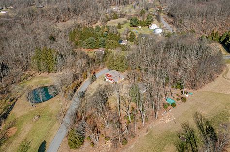 224 Ashbaugh Rd Jeannette Pa 15644 Vue Real Estate Marketing