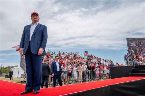Trump Tells Rally Goers Not To Die In Searing Vegas Heat ‘i Dont Care