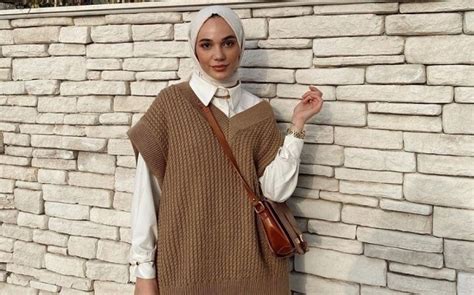 7 Inspirasi Outfit Bukber Hijab Simple Bisa Bikin Tampil Kece
