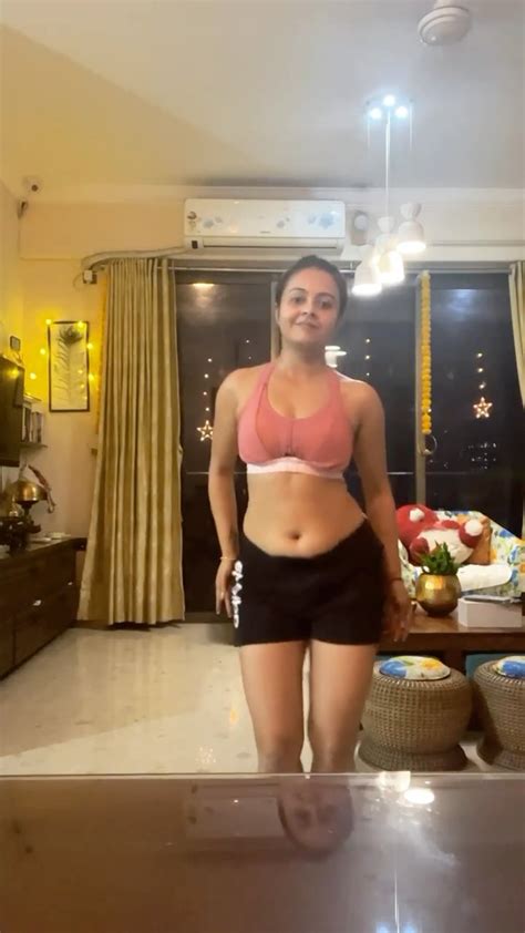 Devoleena Bhattacharjee 🦋 Uiii Amma😍🤍 Instareels Devoleena