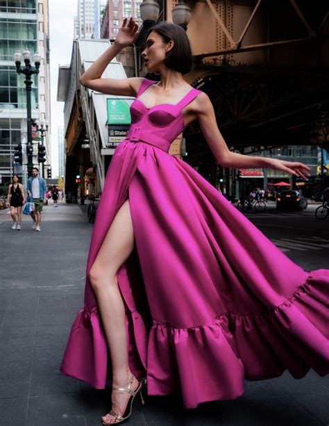 Vestido largo de fiesta con escote corazón INVITADISIMA