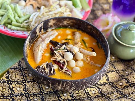 Authentic Thai Chicken Feet Curry Recipe