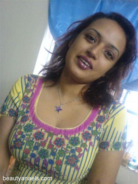 Hot Celebrity Bollywood Tamil Aunty Hot Pictures Search