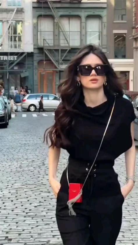 Épinglé Par كيلي Sur Pins Criados Por Você Belle Femme Brune Femme