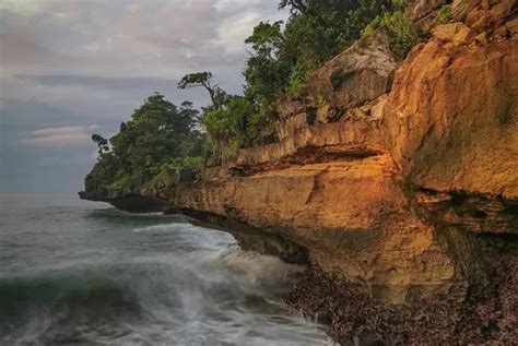 7 Pantai Indah Di Trenggalek Jadi Destinasi Wajib Di Awal Tahun 2024