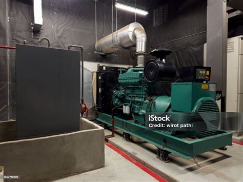 비상시를 위한 공장 및 건물의 초대형 동력 디젤 발전기 현대 기술 산업 설비 공장 발전기에 대한 스톡 사진 및 기타 이미지 발전기 산업 디젤 Istock