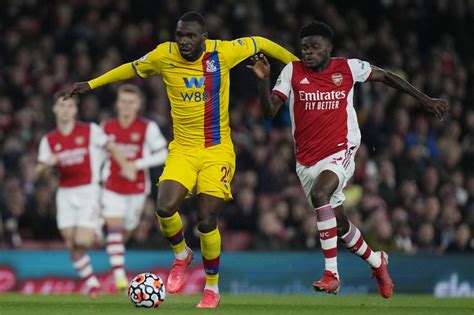Last Gasp Equaliser Ensures Arsenal Grab Unlikely Point Against Palace